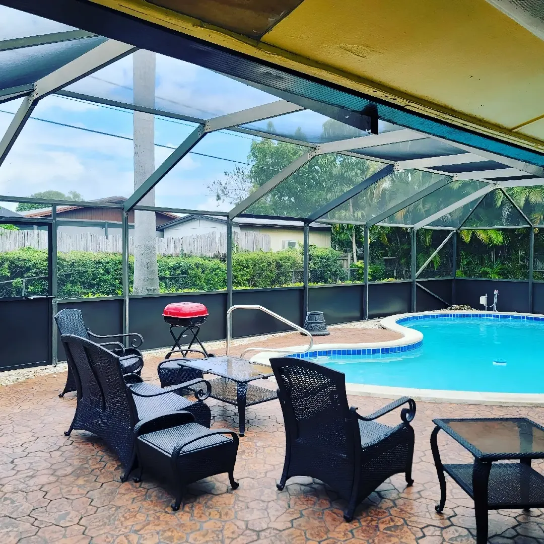 Screen World Group - Screen Enclosures Service in Florida