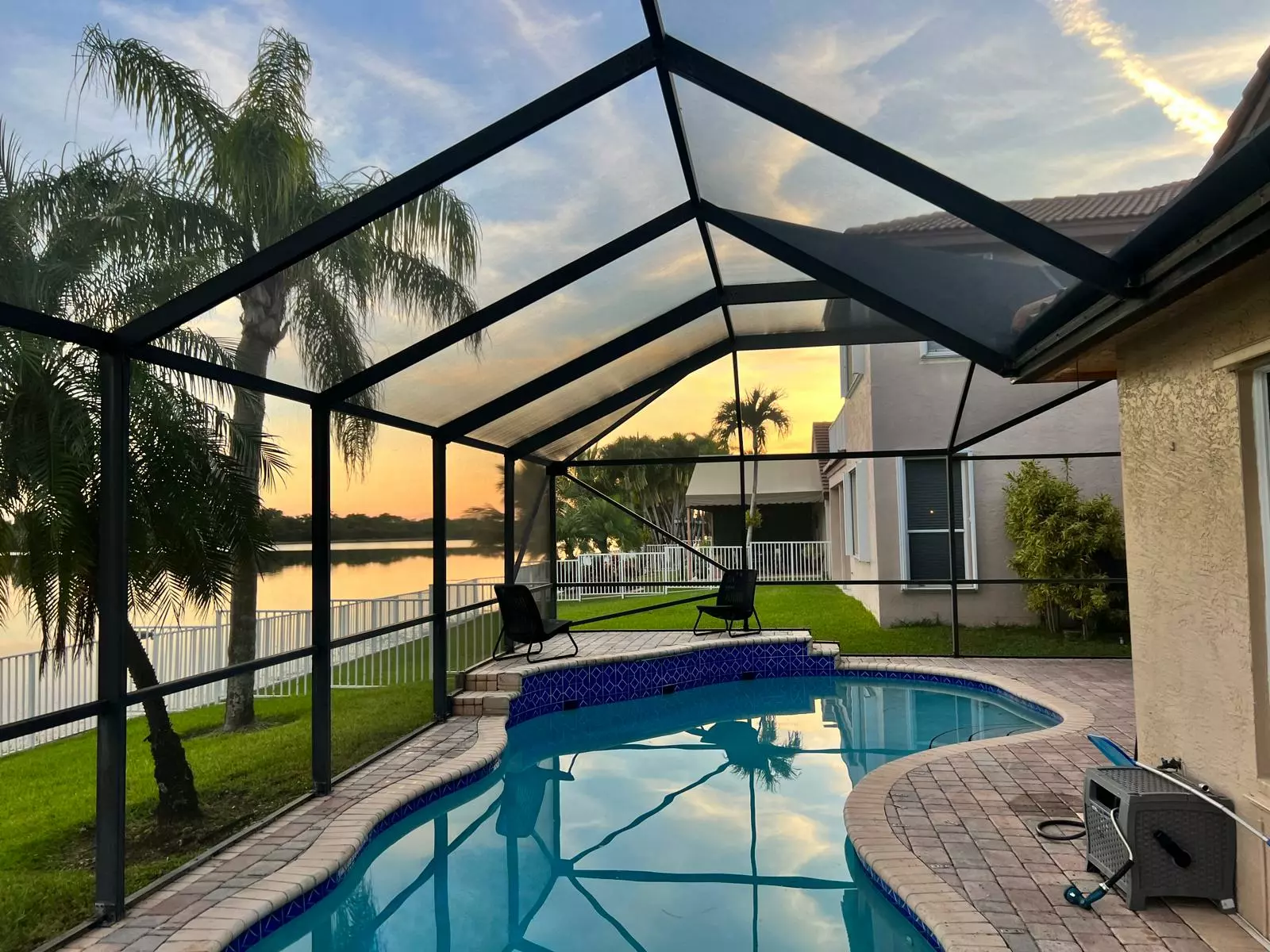 Screen Enclosures Service in Florida - Screen World Group